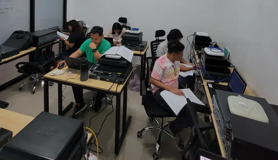 CCNA (200-301) - Implementing and Administering Cisco Solutions (Face ...